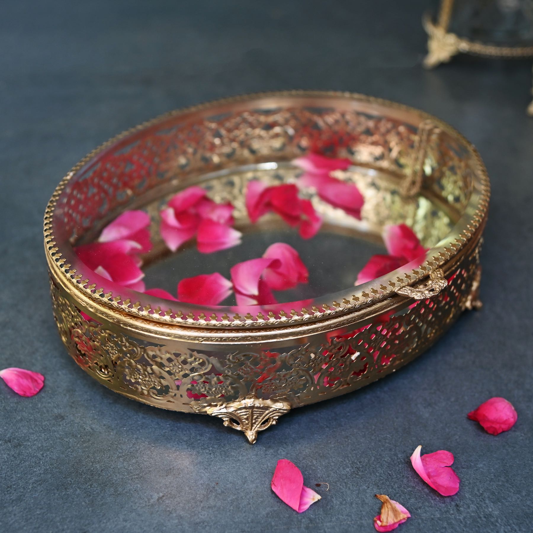 Gold Glass Oval Box with Brass Edges – Mora Taara
