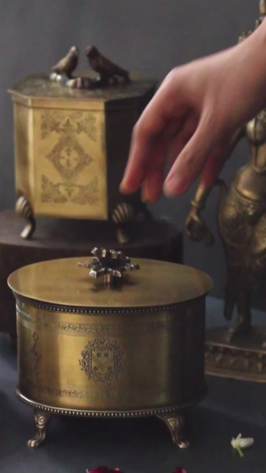 Brass Round Ornamental Box – Mora Taara