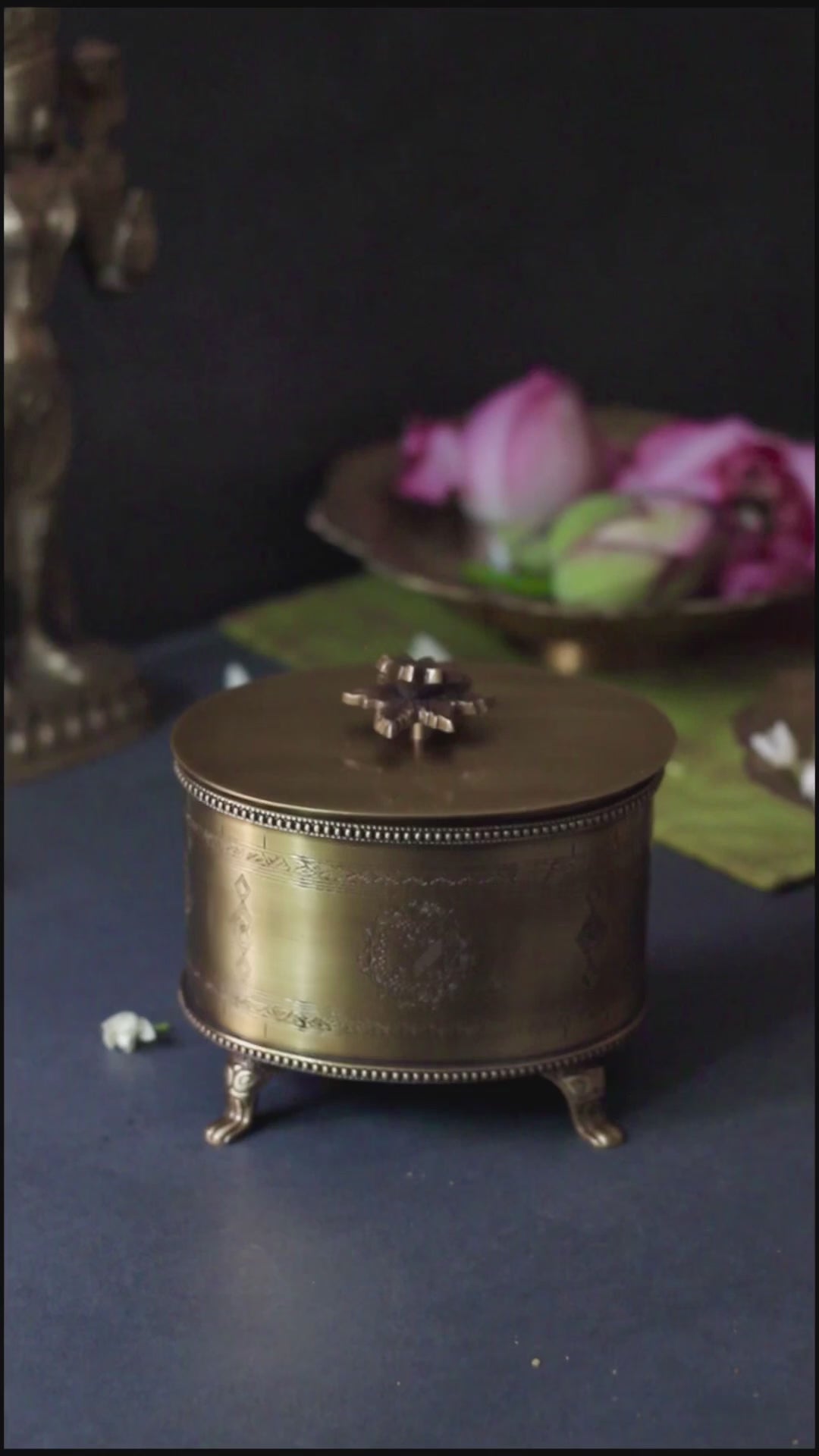 Brass Round Ornamental Box – Mora Taara