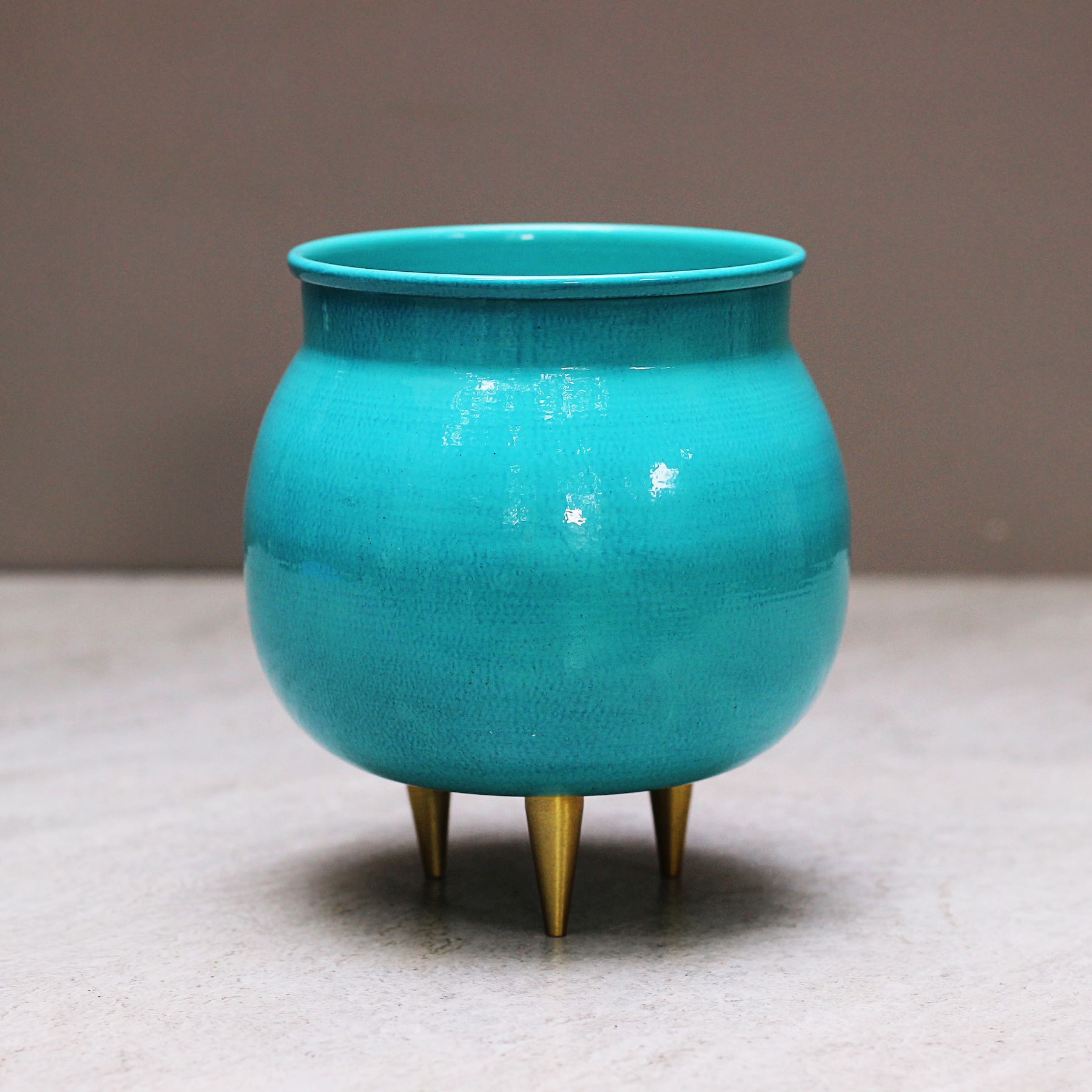 Cute blue pot for small indoor plants – Mora Taara